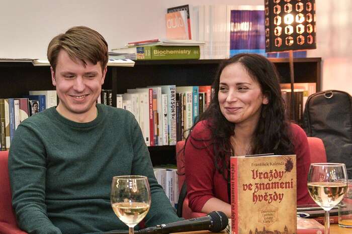 Čtenářské tipy Fatimy Rahimi: Kup knihu, zachraň svět — a možná i sebe